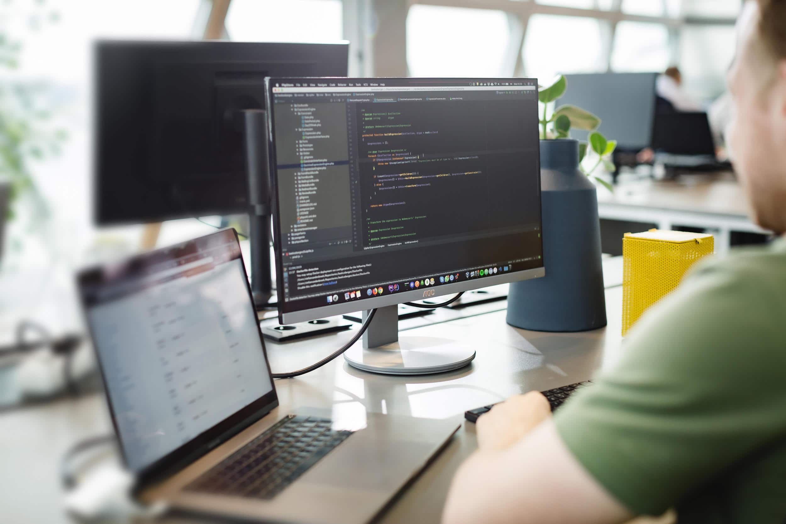 Wat Betekent Het Om Te Werken Bij Jstack Jstack